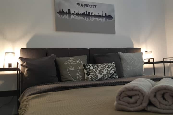 Gockel Homes 1 - Zentral, Mit Balkon & Netflix - Essen