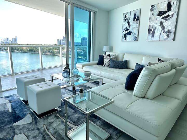 New Luxe Oceanfront Condo Bay Harbor - Great Views - Surfside