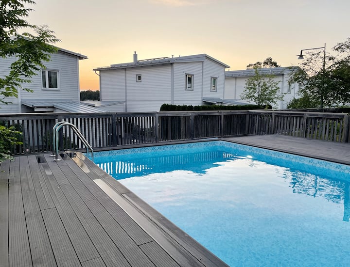 Strandnära Hus I Stockholms Skärgård Med Egen Pool - Suecia