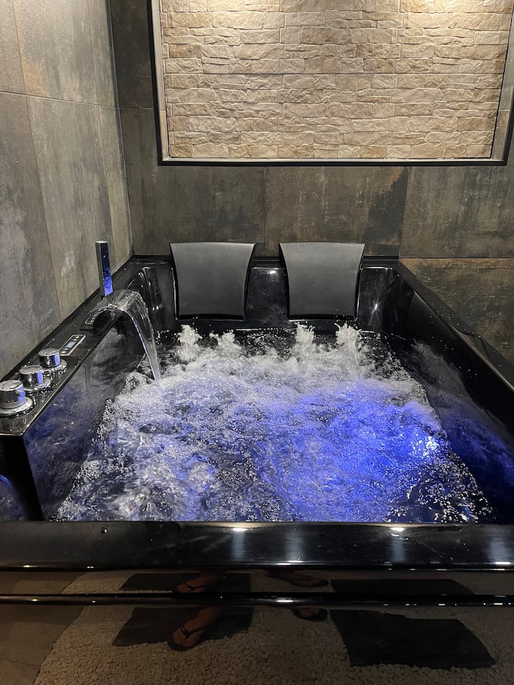 ÉVasion Urbaine - Balnéo - Jacuzzi - 2 Parkings - Clermont-Ferrand