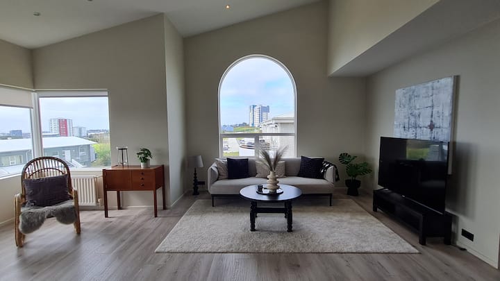 Newly Decorated And Spacious Apartment - Reykjavik