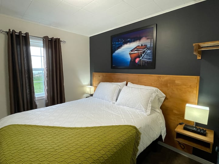 Arrow Suite No. 6 At Buoy & Arrow - Gros Morne National Park Of Canada