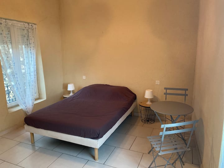 Chambre Dans Maison De Village - Mornas