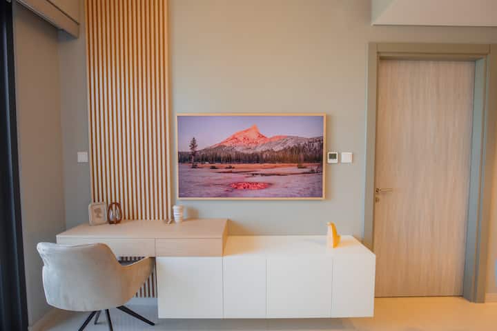 Canal Vista | Home Near Downtown | Awesome Views - Dubai