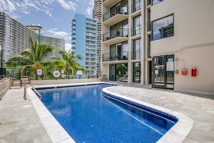 Modern Studio W/ Parking Included No Extra $ - Honolulu, HI