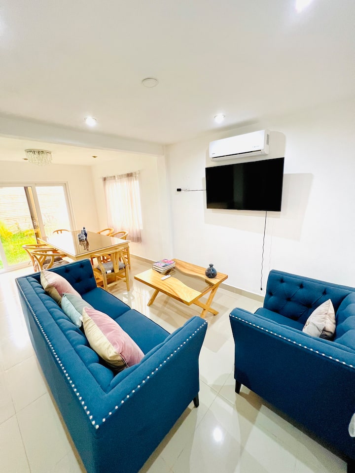 “Comfort Md”
House For Rent
(Short Periods Only) - Santa Catarina Mita