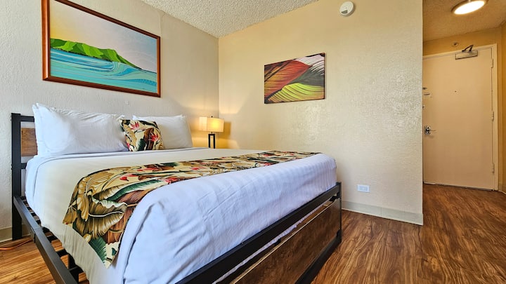 Wg 603 Quaint Studio With Balcony & Pool Onsite - Honolulu, HI