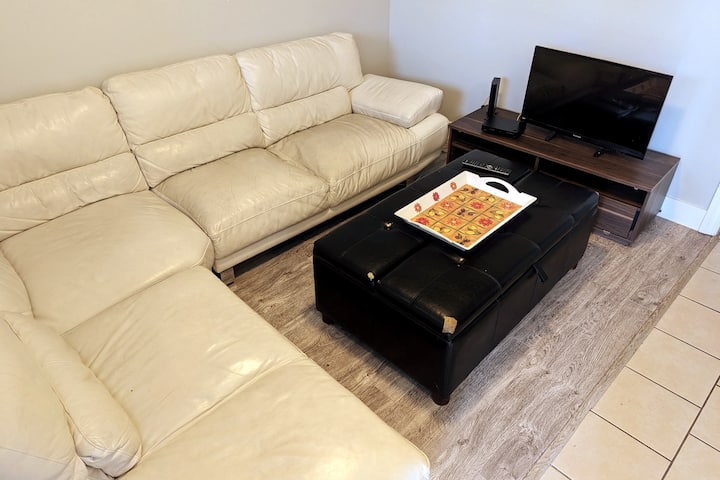 Modern, Spacious, Centrally Located Suite In Delta - Surrey