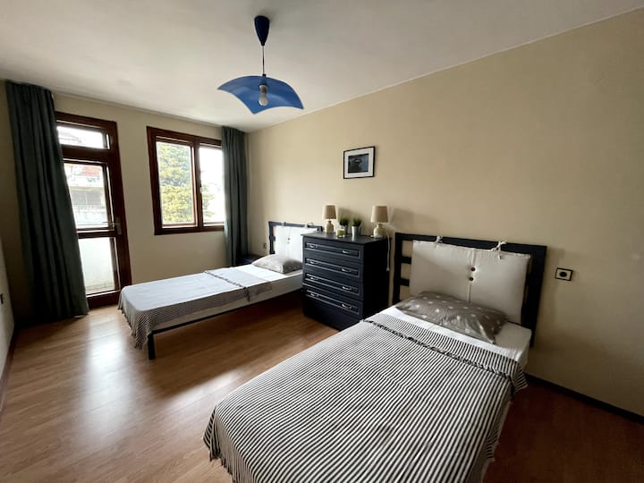 Sunlit City Center Apartment - Burgas