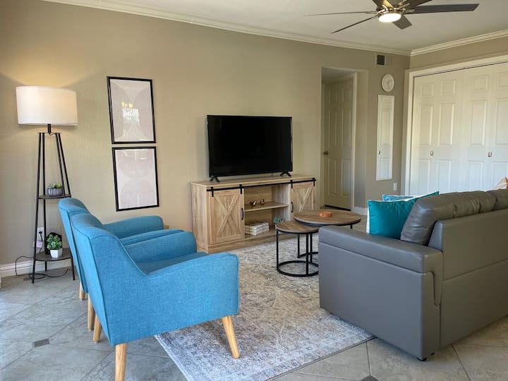Modern 2 Bed 1 Bath, Prime South Scottsdale Unit - Scottsdale, AZ
