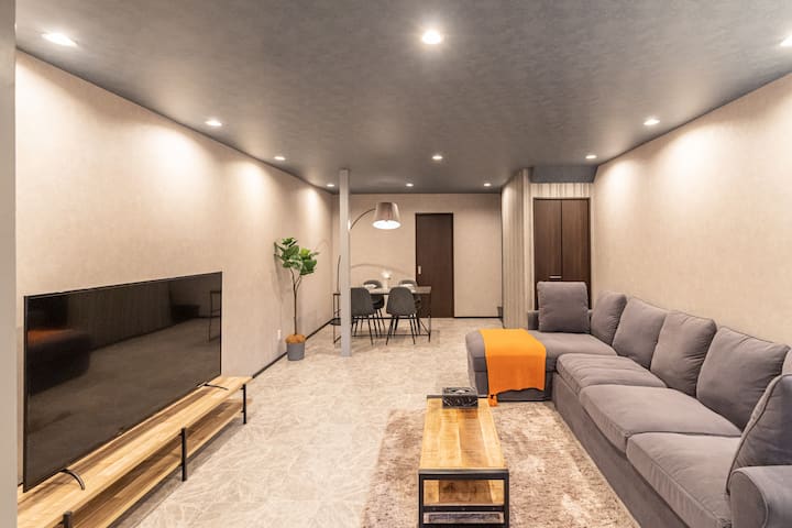Max 10 People ｜Japanese Modern Home ｜6 Min Namba. - Japan