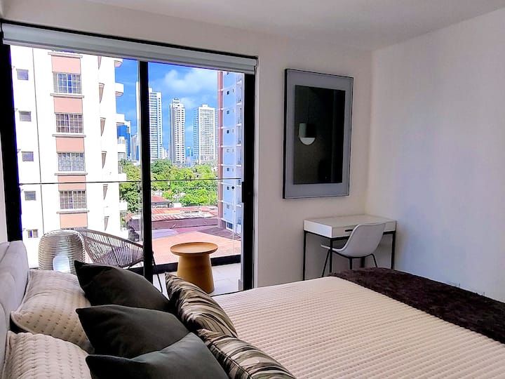 Stylish And Refined Condo - ¡Near Multiplaza Mall! - Panama City