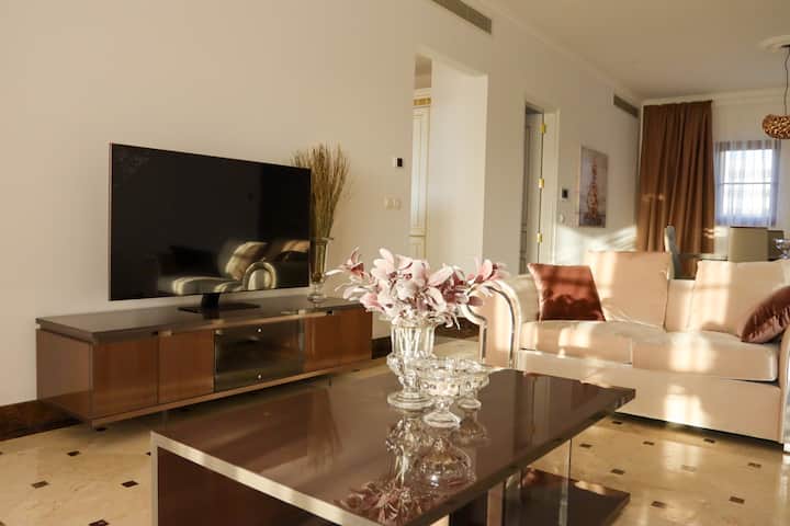 Luxury Apartment With Pool & Gym | By Platform 357 - Nicosia