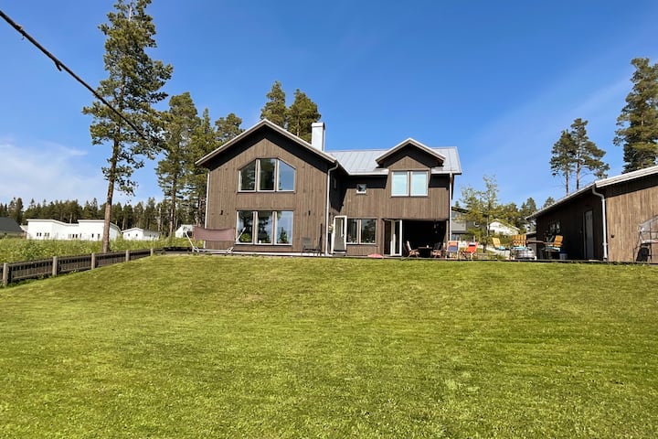 Stort Hus 1 Km Från Storsjöcupens Hjärta. - 