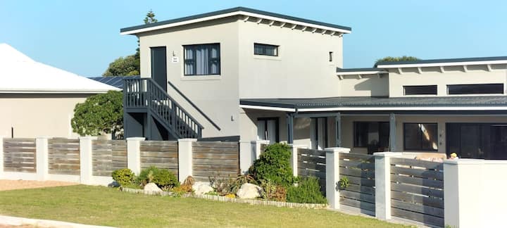 Hope Views
Private, Luxury. - Cape St. Francis