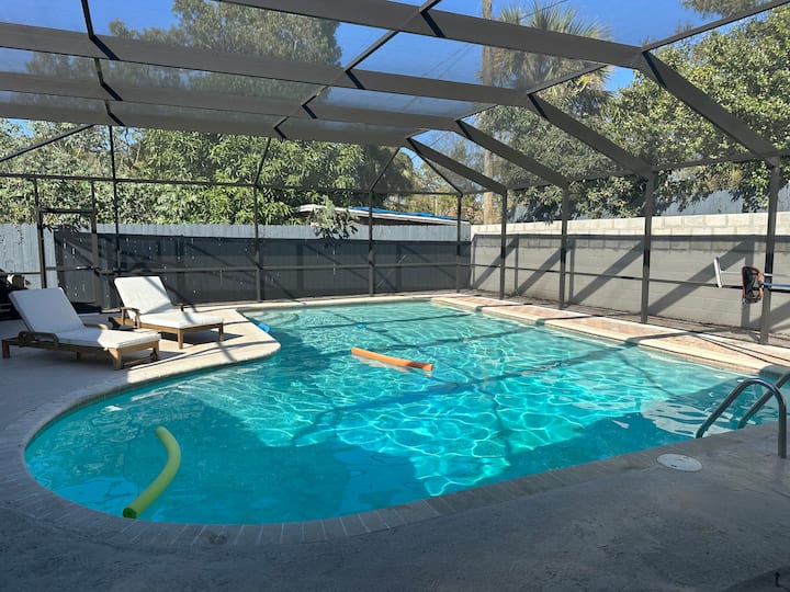 Private Room At Pool Party Bbq - Orlando