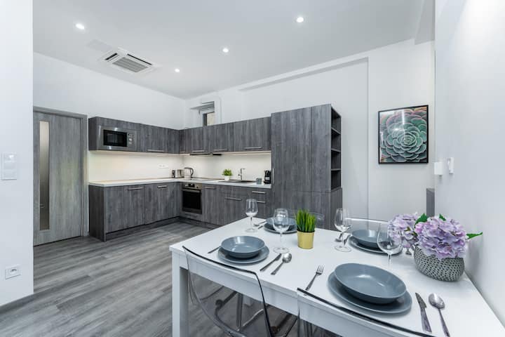 Parking · Wenceslas Square Central Apartment · Ac - Prague