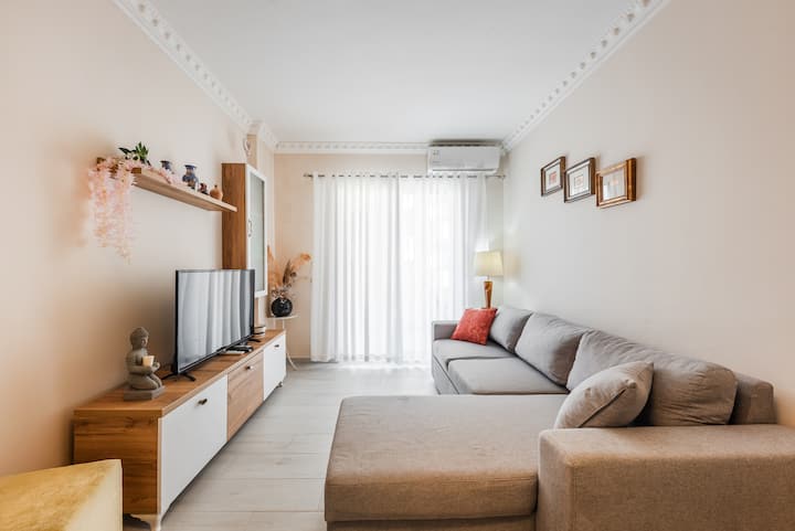 Helia's Cozy Apartment - Qerret