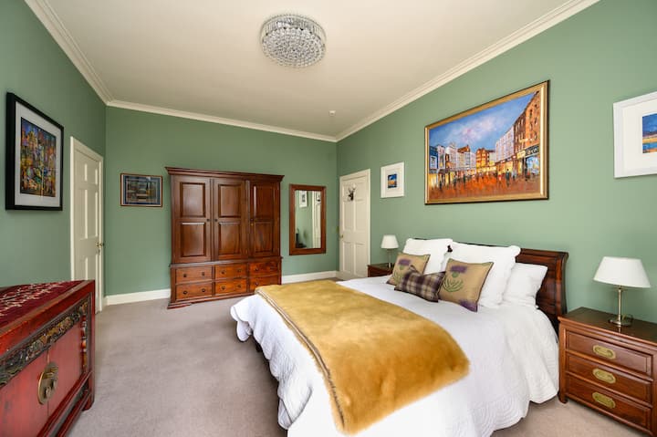 Gorgeous Centrally Located Flat - Edinburgh