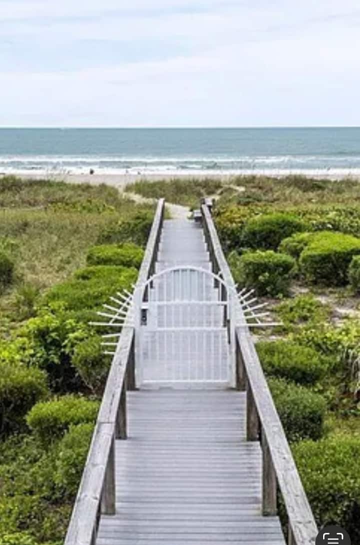 Oceanside Oasis - Cape Canaveral, FL