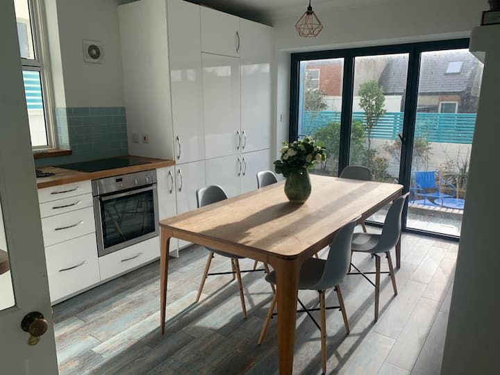 Airy 4-bedroom, 2 Recept’n, Sea View, Sunny Garden - イギリス ブライトン