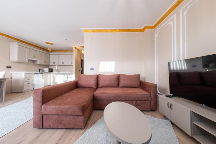 Comfortable Two Bedroom Apartment With Terrace - İstanbul