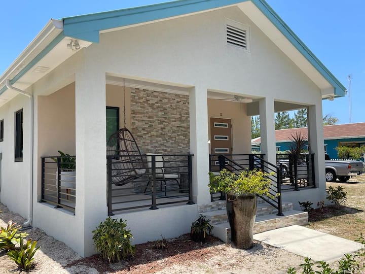 Miss Annie's @ E'scape - Cayman Islands