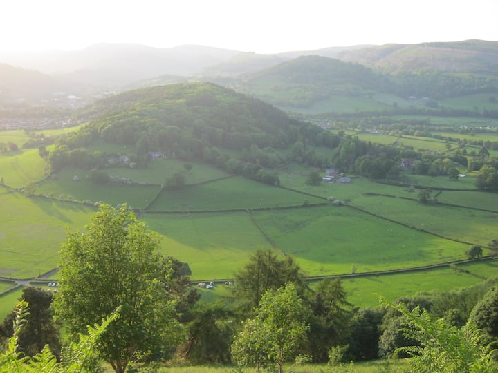 Quiet Spacious Llangollen Bungalow, Stunning Views - Cheshire