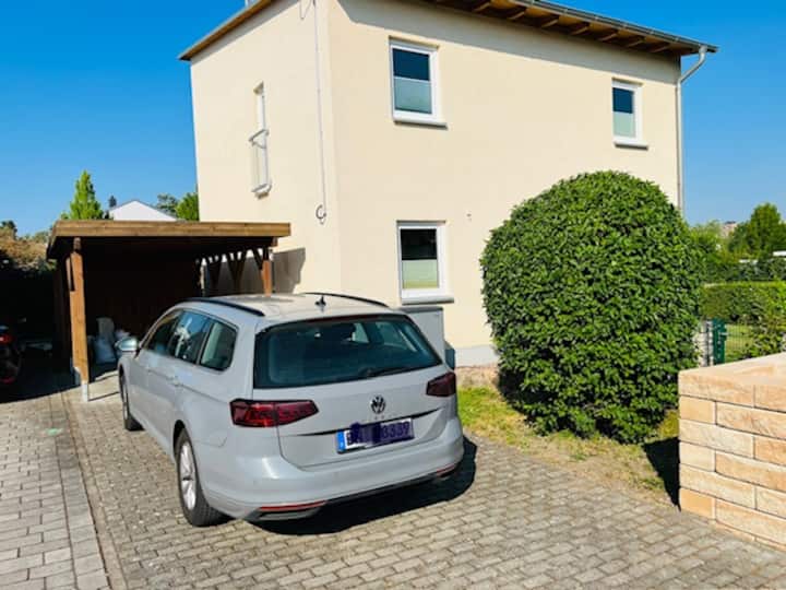 Kl. Einfamilienhaus Für 2 Perso. - Erfurt