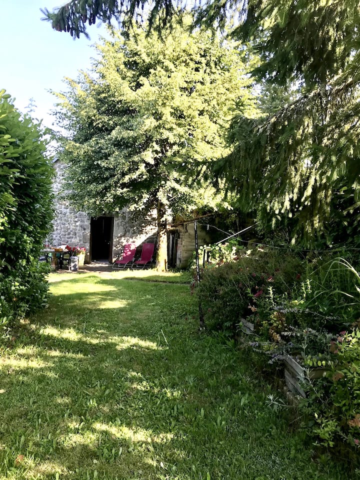 Gite De Charme à La Campagne - Cantal