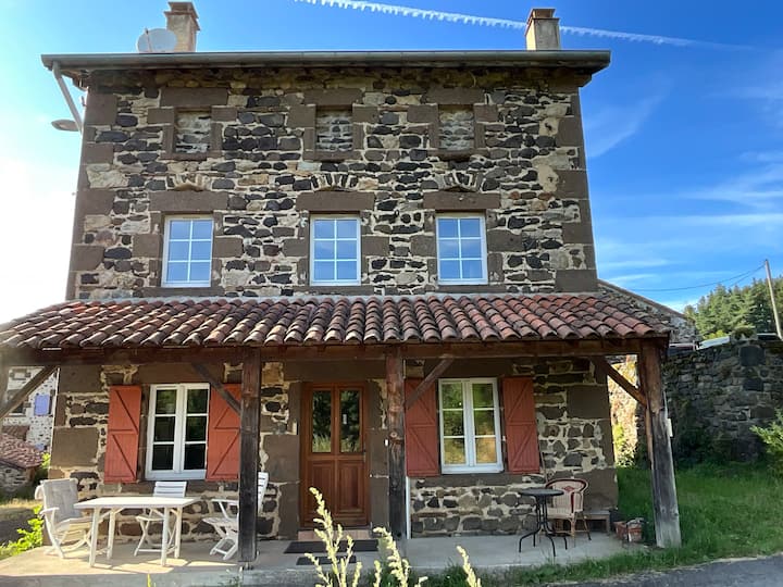 Maison Familiale Du Xixe Dans Hameau Privé Du Xive - Haute-Loire