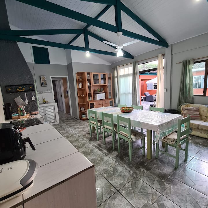 Casa: 1 Big Quarto, Amplo Espaço - Guaratuba