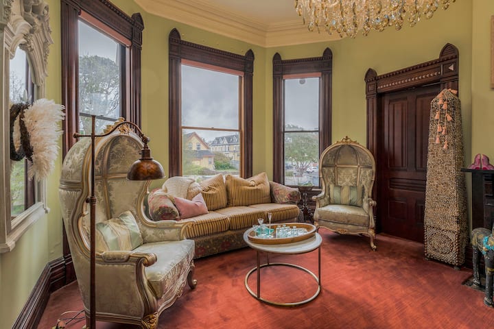 Milton & Mary- Pinc Lady Mansion - Eureka, CA