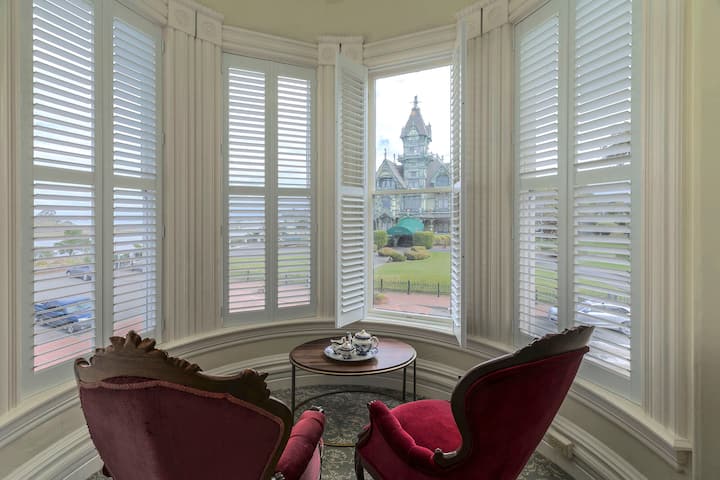 Turret Room- Pinc Lady Mansion - Eureka, CA
