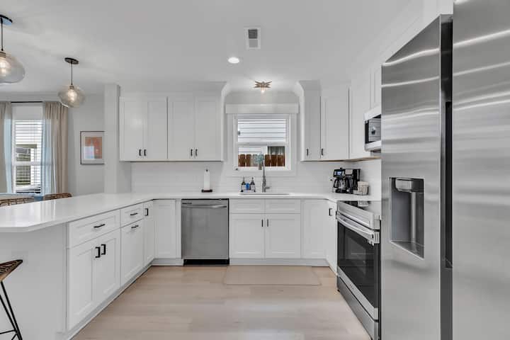 Beautiful Wilmington New Home - Close To It All! - Wilmington, NC