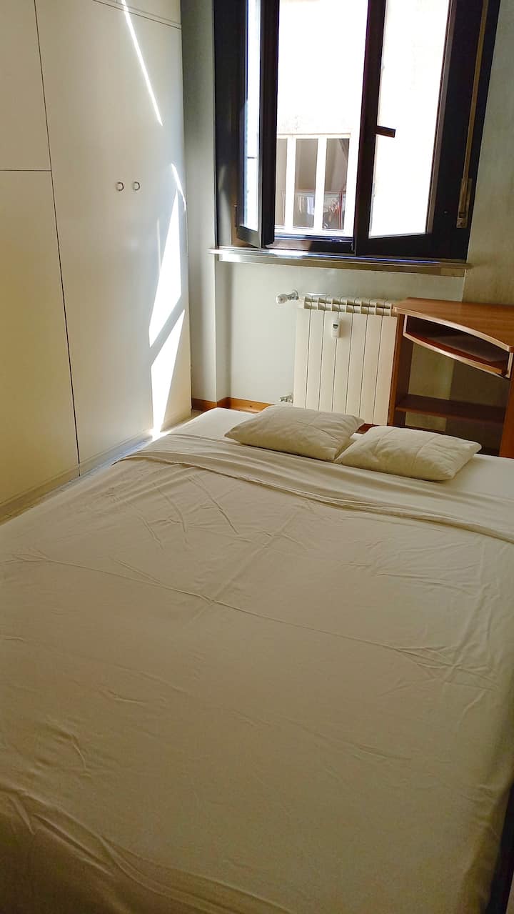Chambre Dans Une Maison Multinationale - Trieste