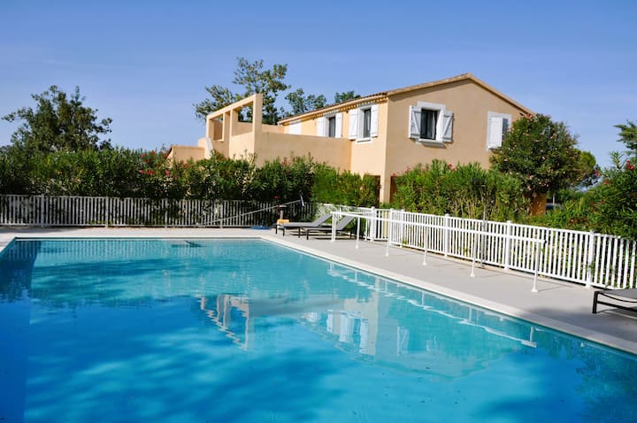 Maisonnette In Quiet Residence With Shared Pool - Fontvieille