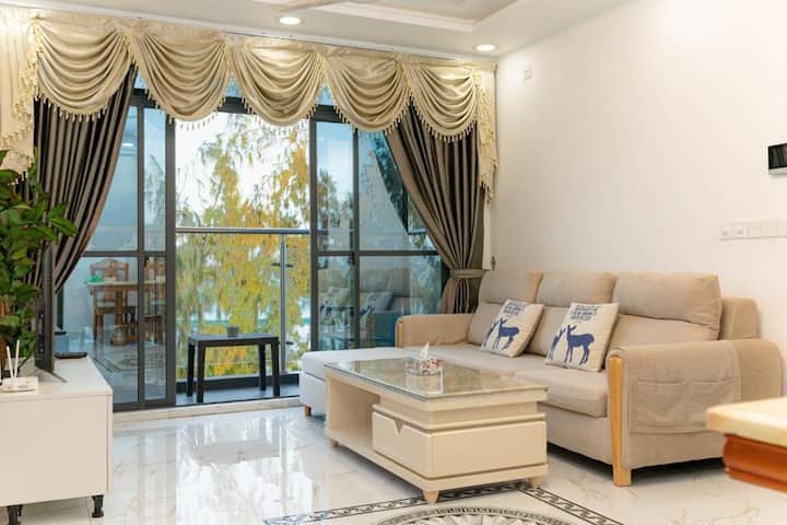 Beachfront 12-bedroom Apartment - Near Airport - Maldivas