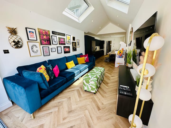 Social Central - No 1 For Large Groups Huge House - Cardiff