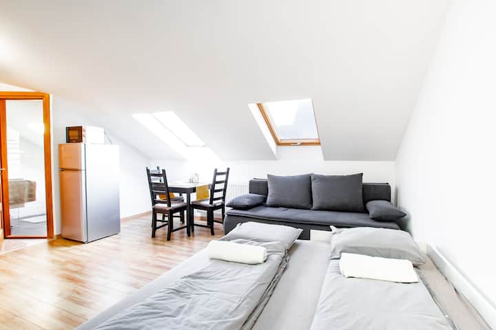 Cozy Studio Apartment With Common Garden And Bbq - Siófok