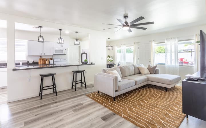 Modern Melrose Gem | 10 Min Away From Down Town - Sacred Heart Church - Phoenix