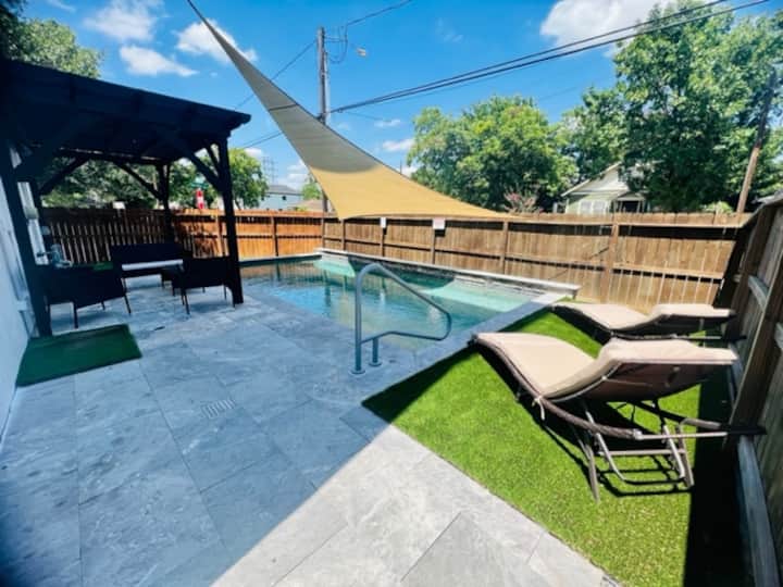Relax In Htx Pool/15ppl/4br/4b - Houston, TX