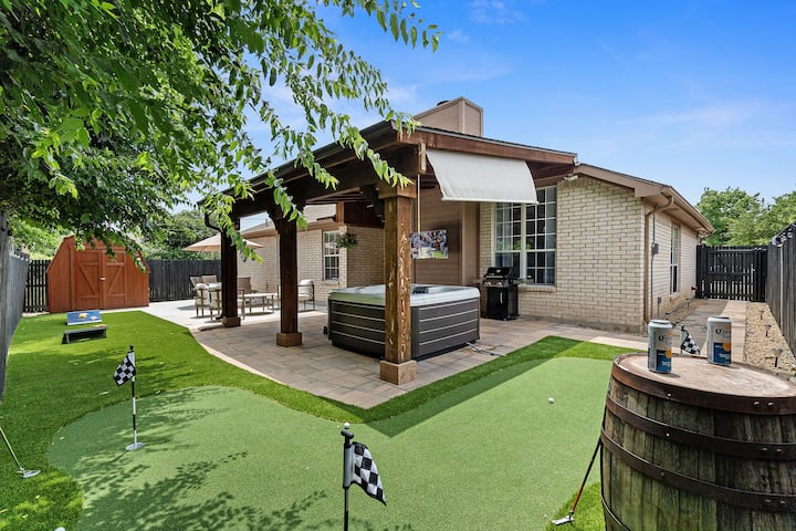 Hidden Gem In Fort Worth With Hot Tub & Mini Golf - Fort Worth, TX