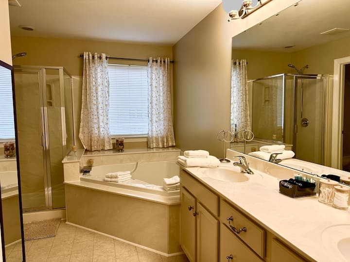 Tranquil Home Minutes From Premium Outlet Mall - Lake Wylie, SC