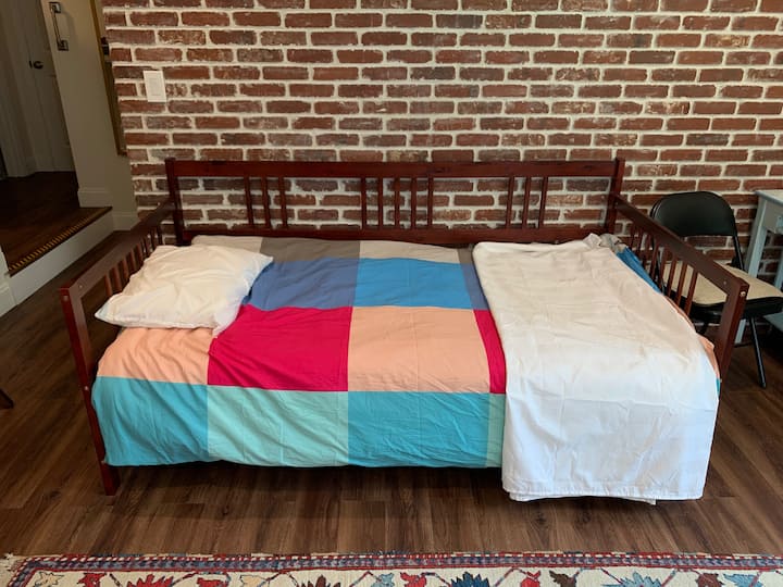 Private In-law - Waltham, MA