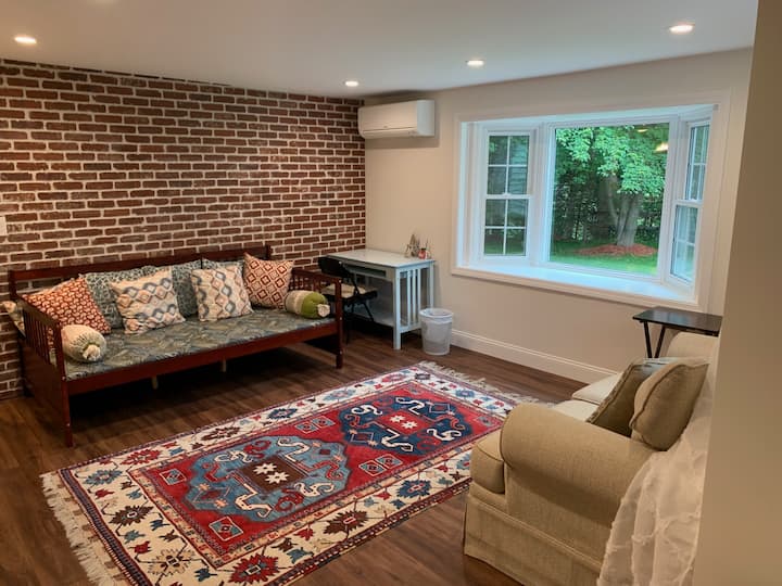 Private In-law - Brandeis University, Waltham