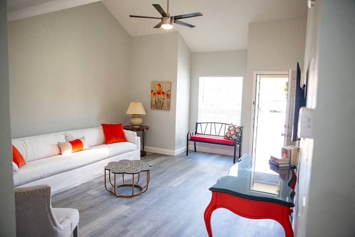 Charming 2-bedroom Condo - Broadway Park, Turlock
