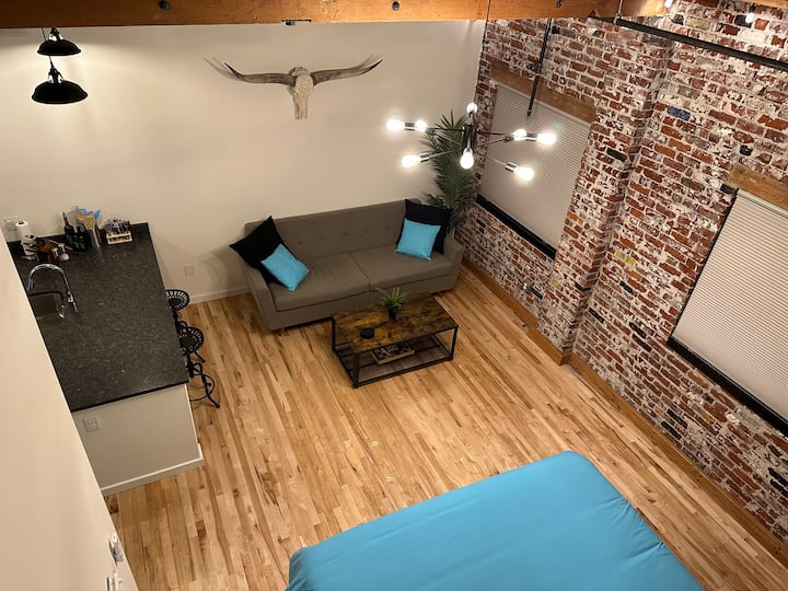 Arch Building Lofts - Unit 5 - Redmond, OR