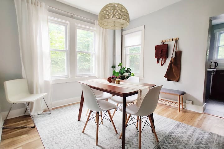 Cozy 2bd Home In Pittsburgh | Off-street Parking - Old Mill, West Mifflin