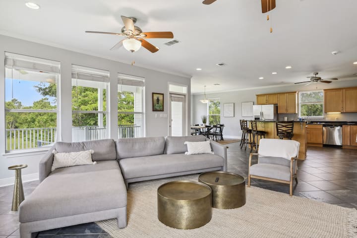 Family-sized Beach Retreat W/ Gulf Views - Pass Christian, MS